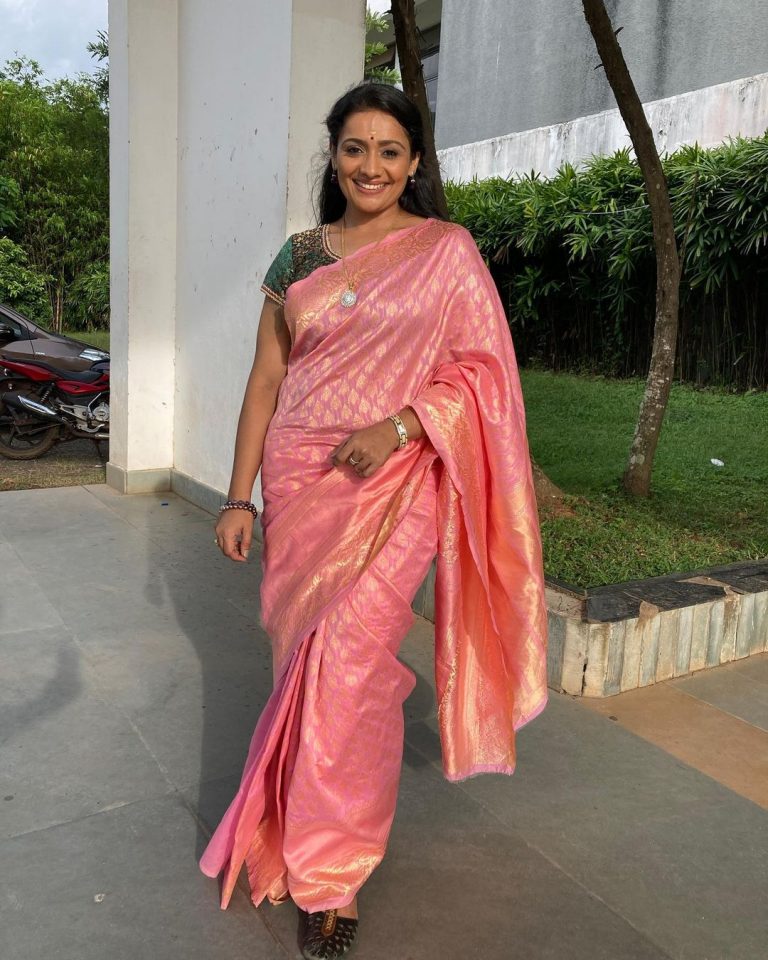 Meera Vasudevan - Biography, Height & Life Story | Super Stars Bio