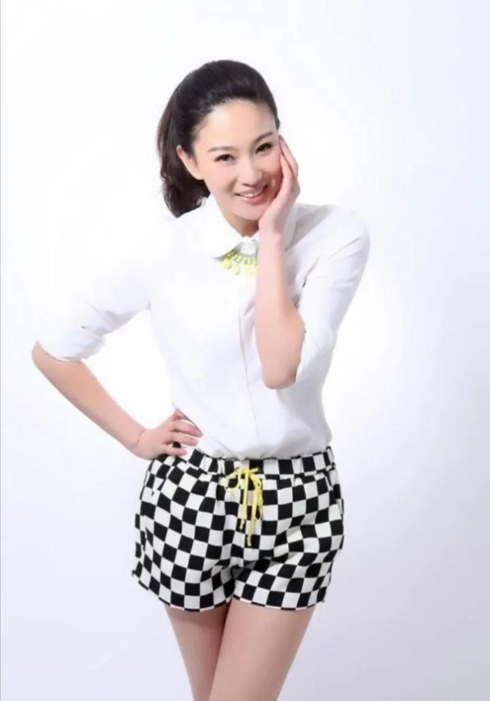 Mengsha Hou - Biography, Height & Life Story | Super Stars Bio