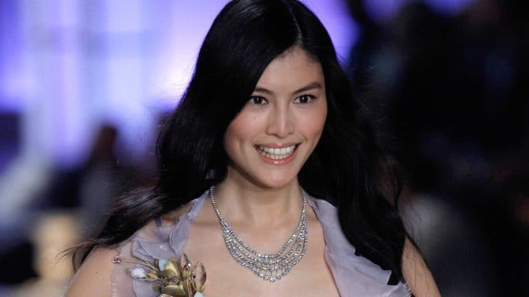 Sui He - Biography, Height & Life Story | Super Stars Bio