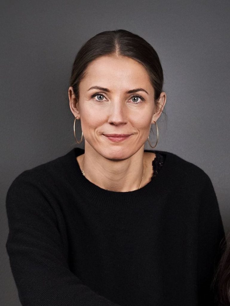 Tuva Novotny - Biography, Height & Life Story | Super Stars Bio