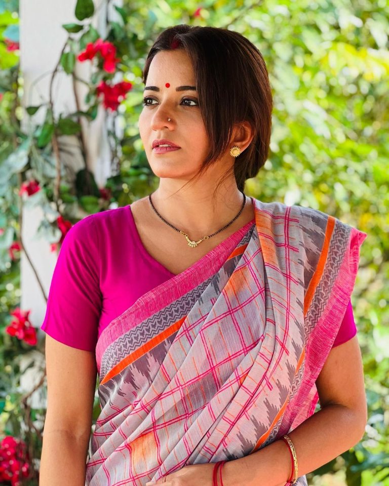 Monalisa - Biography, Height & Life Story | Super Stars Bio