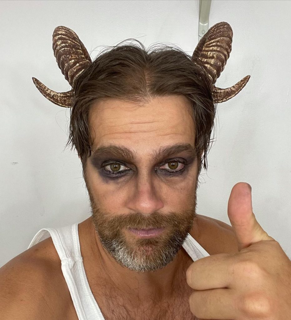 Geoff Stults - Biography, Height & Life Story | Super Stars Bio