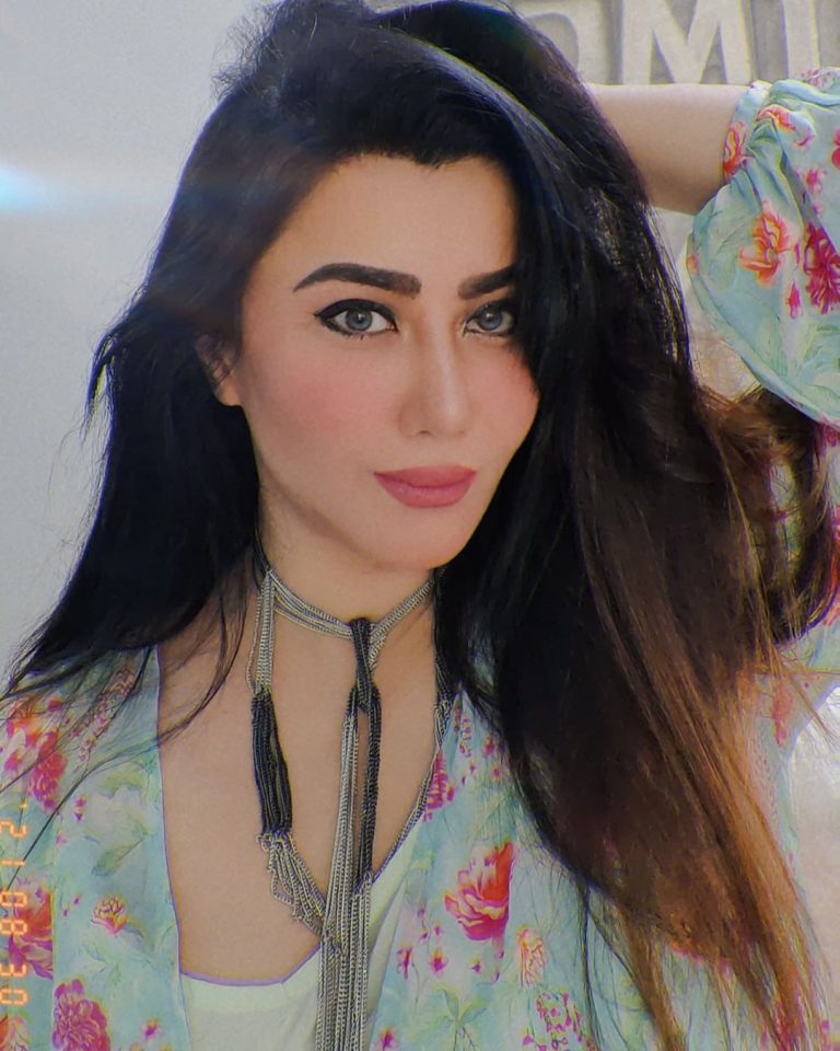 Nausheen Sardar Ali - Biography, Height & Life Story | Super Stars Bio