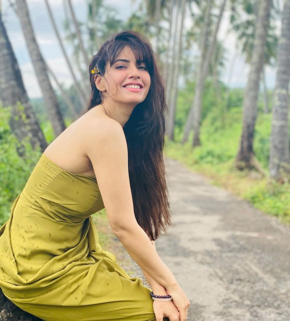 Smiriti Kalra - Biography, Height & Life Story | Super Stars Bio