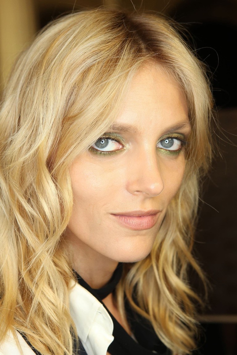Anja Rubik - Biography, Height & Life Story | Super Stars Bio