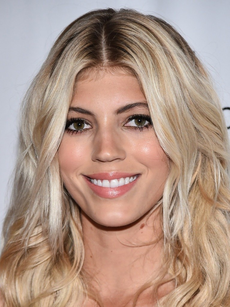 Devon Windsor Biography Height Life Story Super Stars Bio
