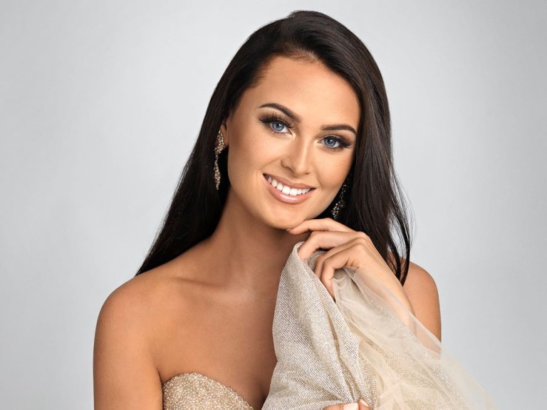 Helena Heuser - Biography, Height & Life Story | Super Stars Bio