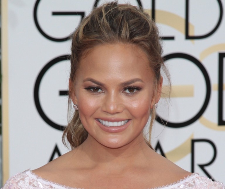 Chrissy Teigen - Biography, Height & Life Story | Super Stars Bio