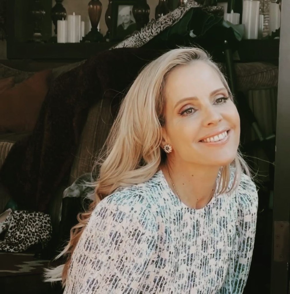 Emma Caulfield - Biography, Height & Life Story | Super Stars Bio