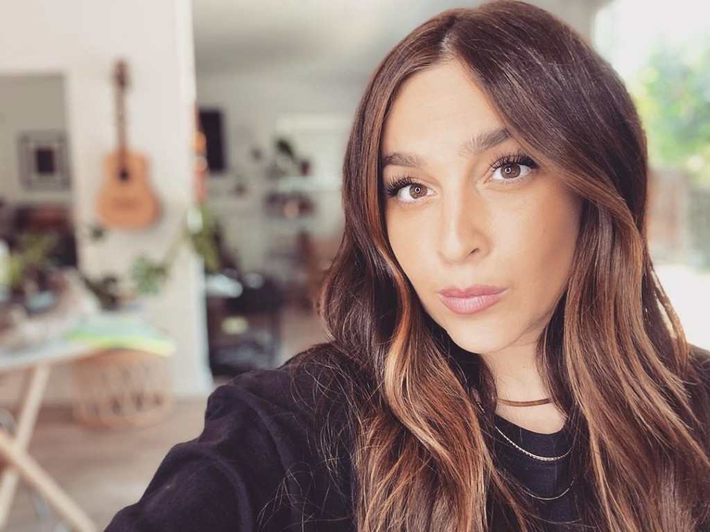 Alisan Porter - Biography, Height & Life Story | Super Stars Bio
