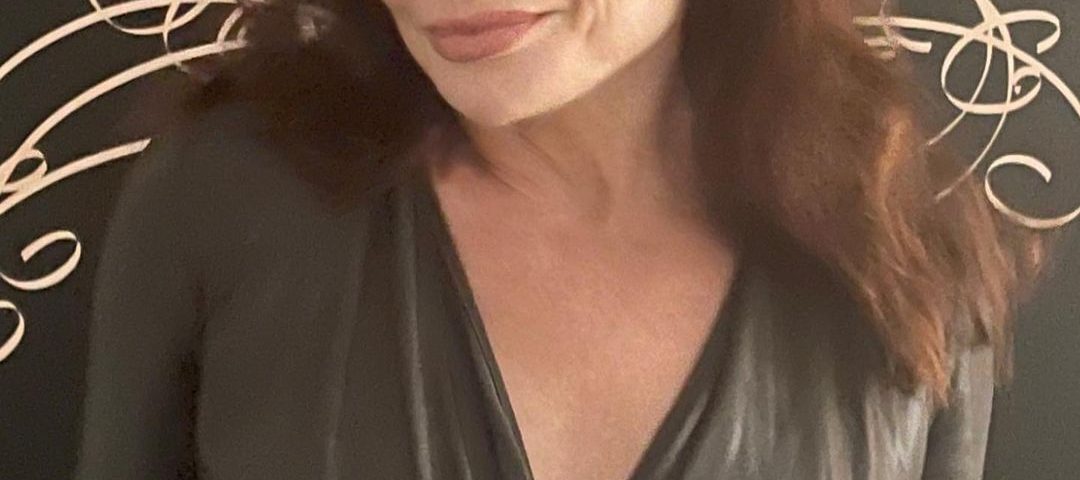 Jane Badler - Biography, Height & Life Story | Super Stars Bio