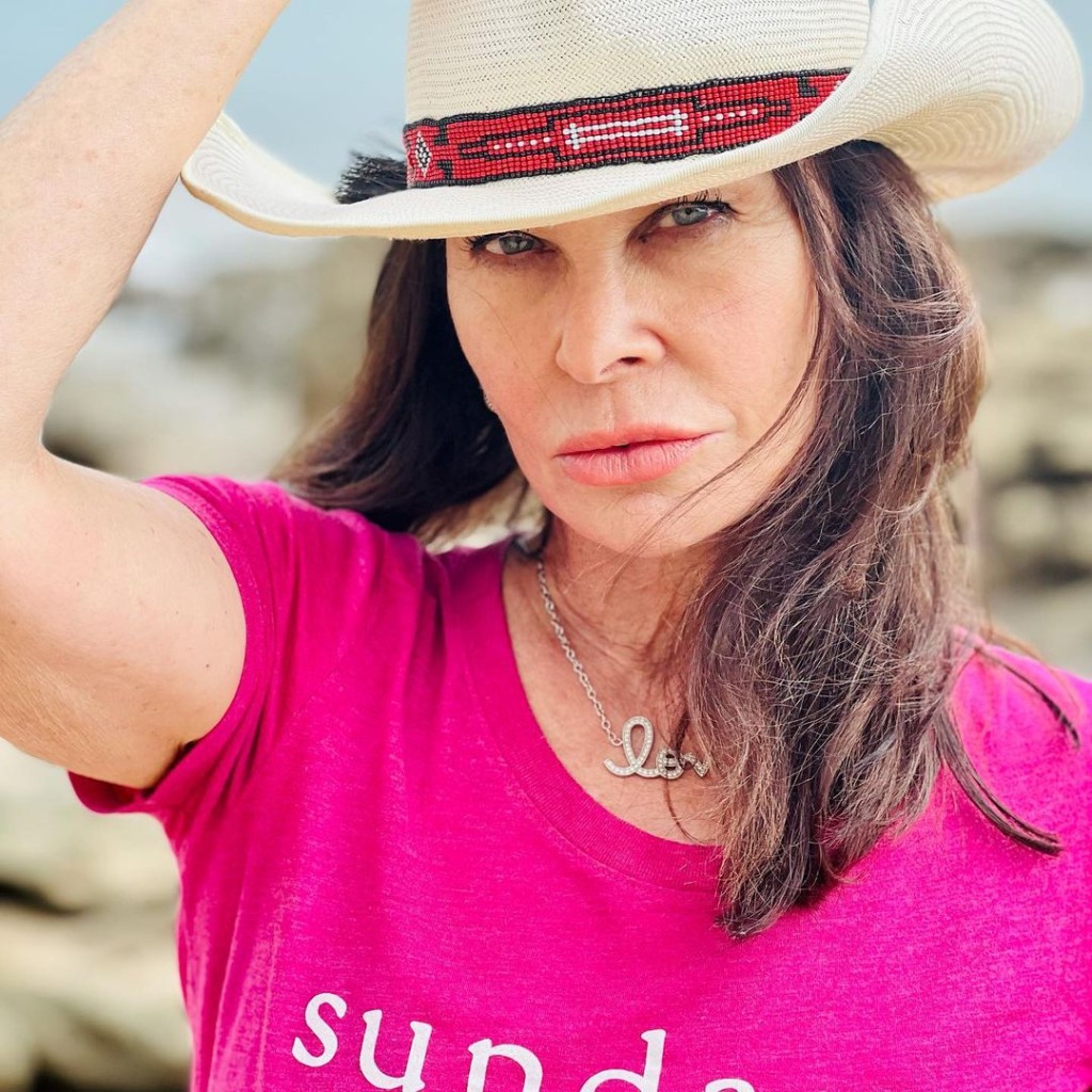 Jane Badler - Biography, Height & Life Story | Super Stars Bio