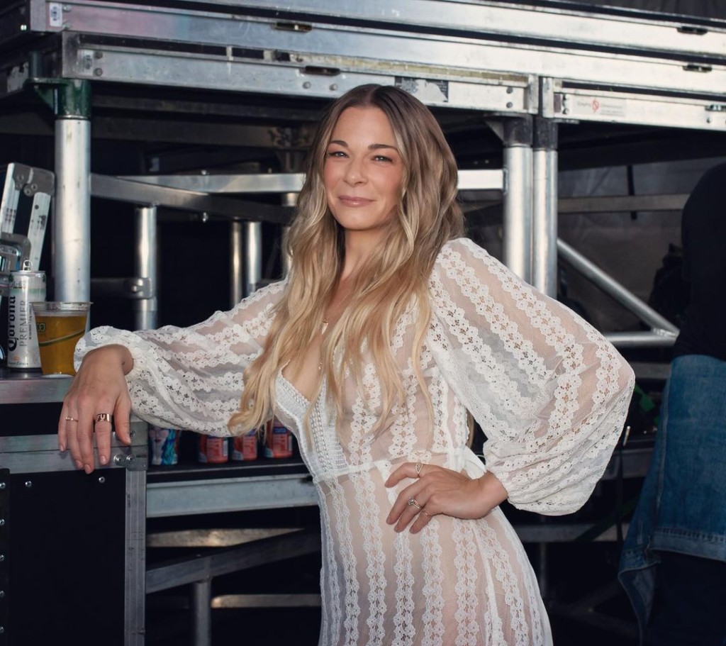 LeAnn Rimes - Biography, Height & Life Story | Super Stars Bio