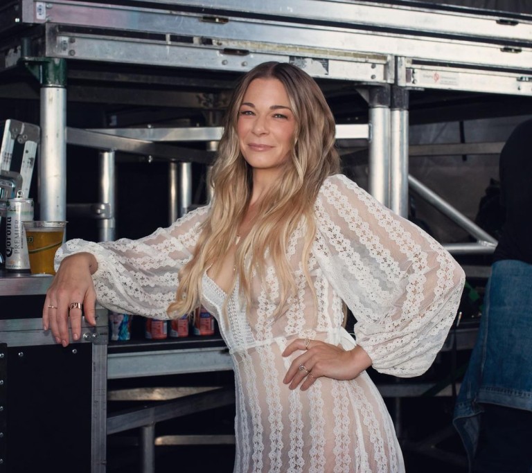 LeAnn Rimes - Biography, Height & Life Story | Super Stars Bio