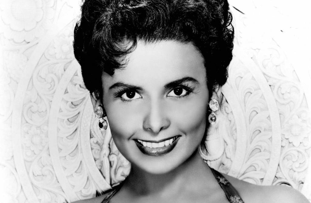 Lena Horne - Biography, Height & Life Story | Super Stars Bio