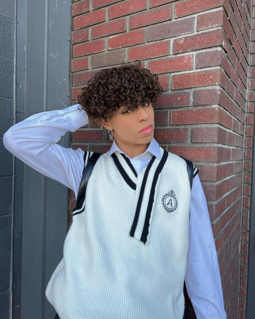 Larray - Biography, Height & Life Story | Super Stars Bio