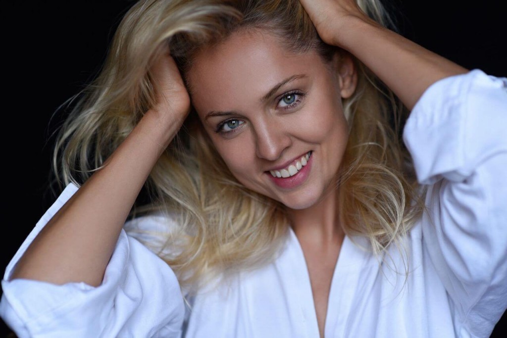 Yanina Studilina - Biography, Height & Life Story | Super Stars Bio