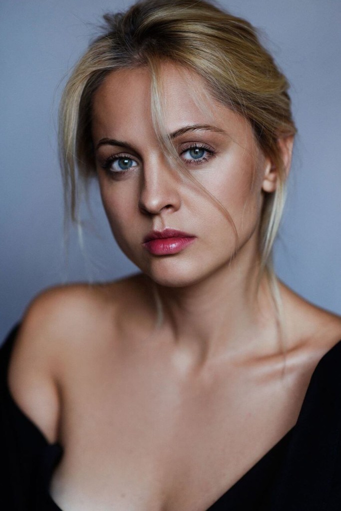 Yanina Studilina - Biography, Height & Life Story | Super Stars Bio