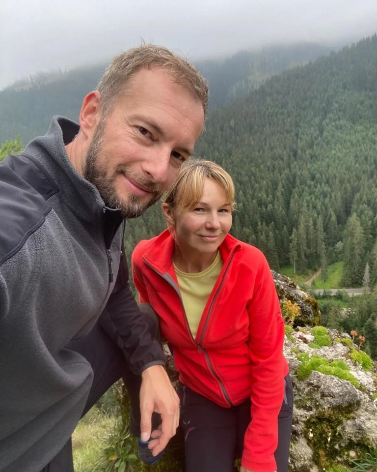 Anna Guzik - Biography, Height & Life Story | Super Stars Bio