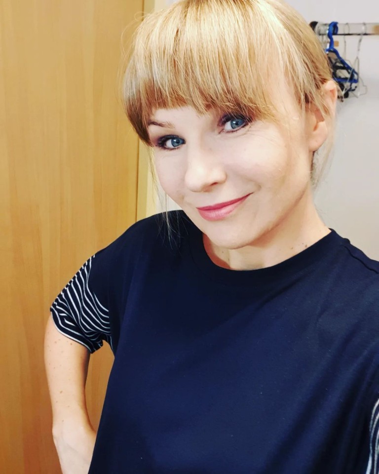 Anna Guzik - Biography, Height & Life Story | Super Stars Bio