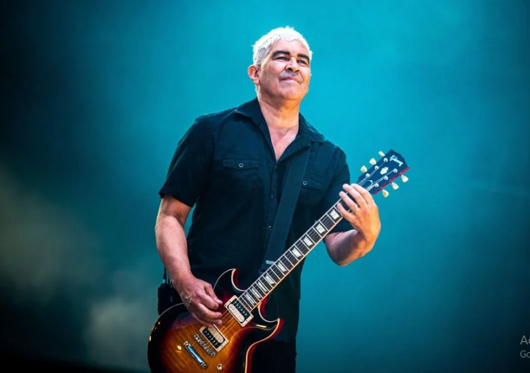 Pat Smear - Biography, Height & Life Story | Super Stars Bio