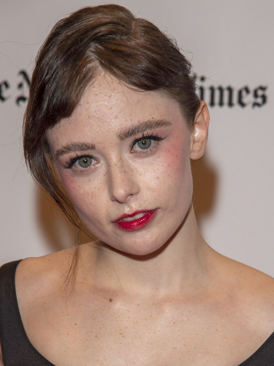 Red Rocket Cast, Actors, Producer, Director, Box office, Salary - Super ...