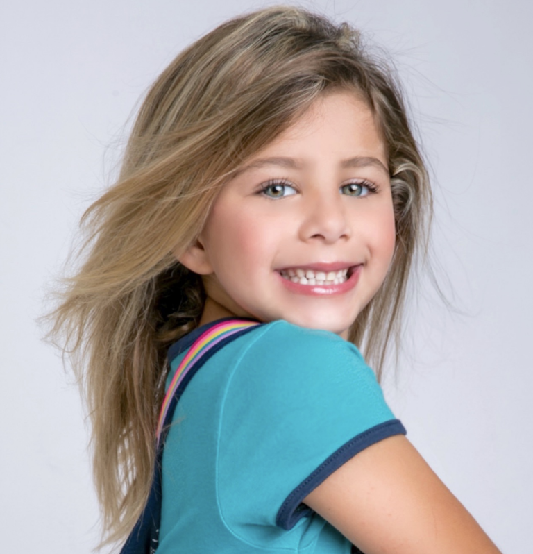 Smile Movie Actors Cast, Director, Producer, Roles, Box Office - Super ...