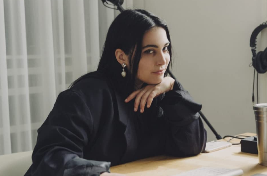 Hello, Goodbye, and Everything In Between Movie Actors Cast, Director ...