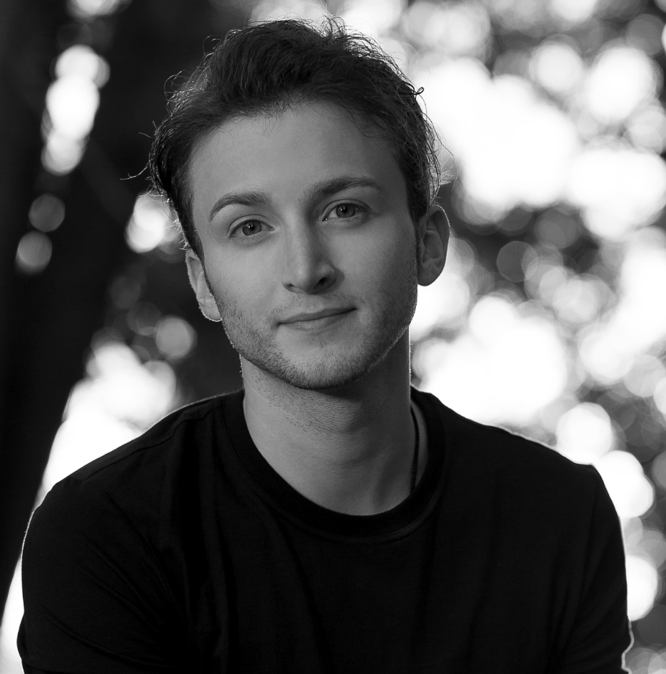 Firestarter Movie Actors Cast, Director, Producer, Roles, Box Office ...