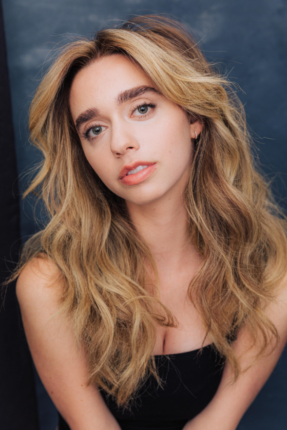 Falling for Christmas Movie Actors Cast, Director, Producer, Roles, Box ...