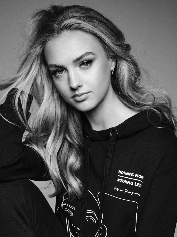 Zero Contact Movie Actors Cast, Director, Producer, Roles, Box Office ...