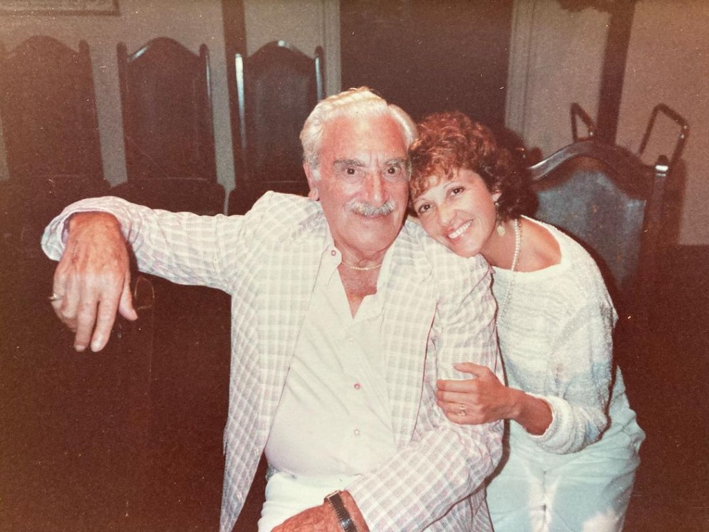 Linda Lavin - Biography, Height & Life Story | Super Stars Bio