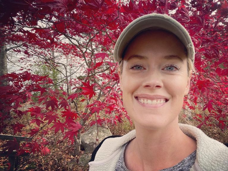 Abigail Hawk - Biography, Height & Life Story | Super Stars Bio