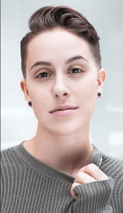 Iris Menas - Biography, Height & Life Story | Super Stars Bio