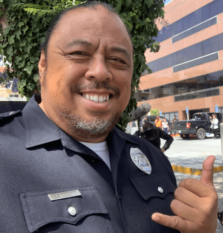 Mainstream Movie Actors Cast, Director, Producer, Roles, Box Office ...