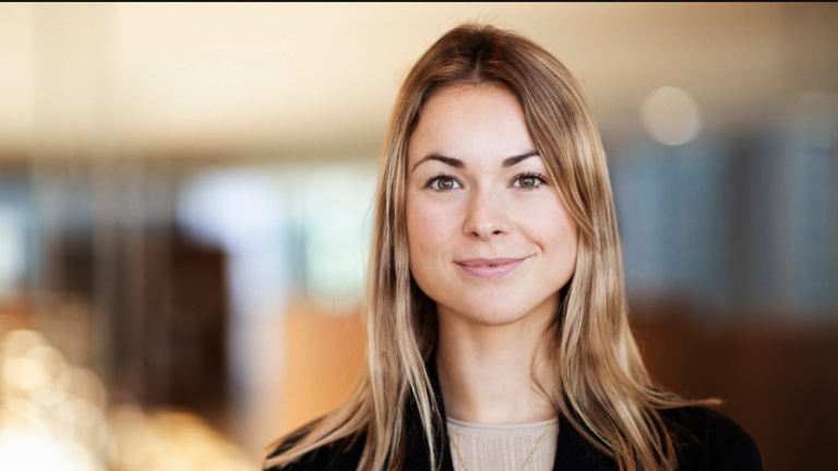 8 Things You Didn't Know About Sarah Voigt - Super Stars Bio