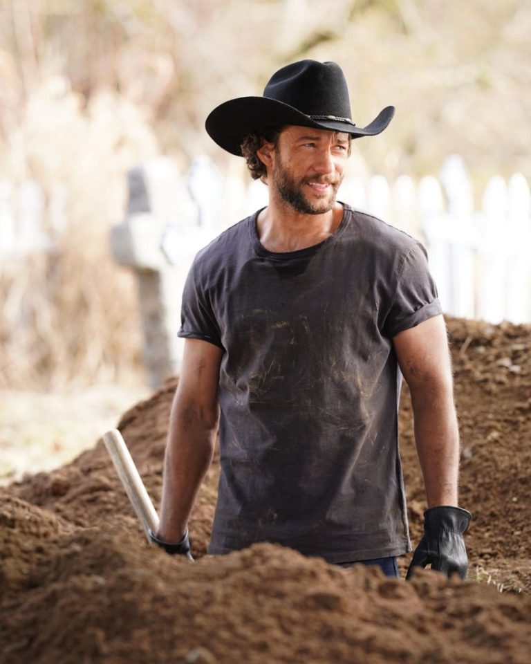 Kyle Schmid - Biography, Height & Life Story | Super Stars Bio