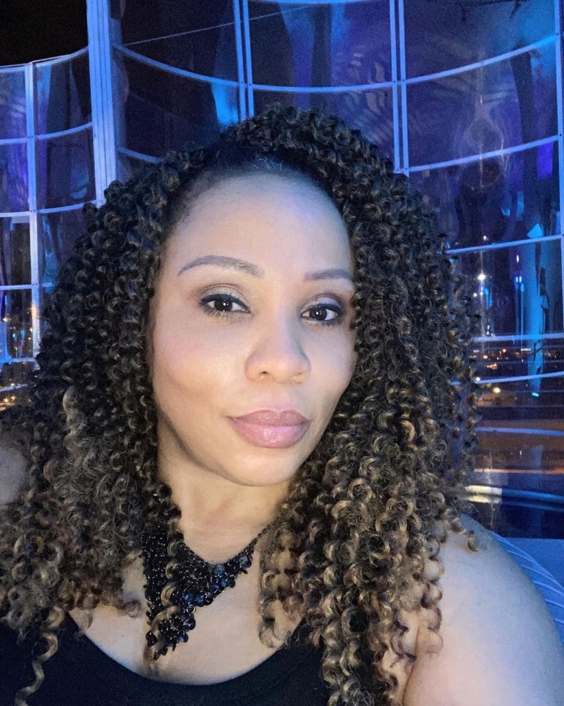 Akeda Abrams - Biography, Height & Life Story | Super Stars Bio