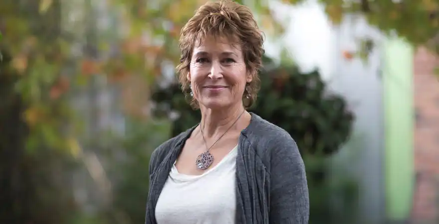 Linda Cropper - Biography, Height & Life Story | Super Stars Bio