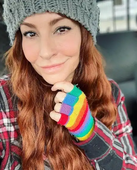 Simmone Jade Mackinnon - Biography, Height & Life Story | Super Stars Bio