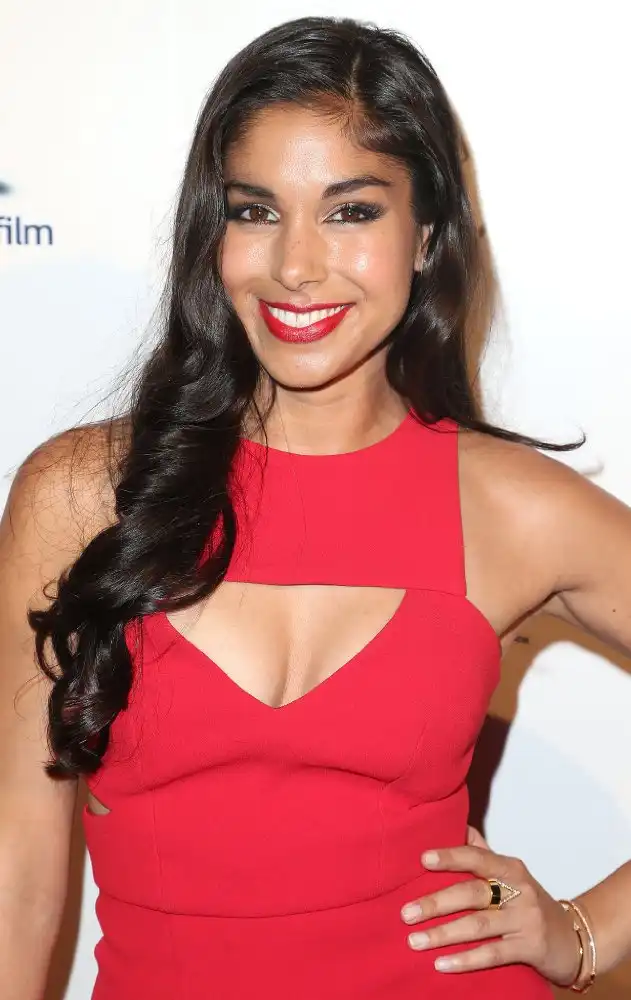 Sarah Roberts - Biography, Height & Life Story | Super Stars Bio