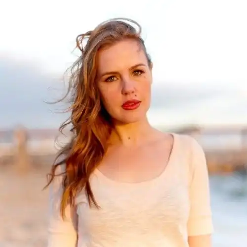 Victoria Thaine - Biography, Height & Life Story | Super Stars Bio