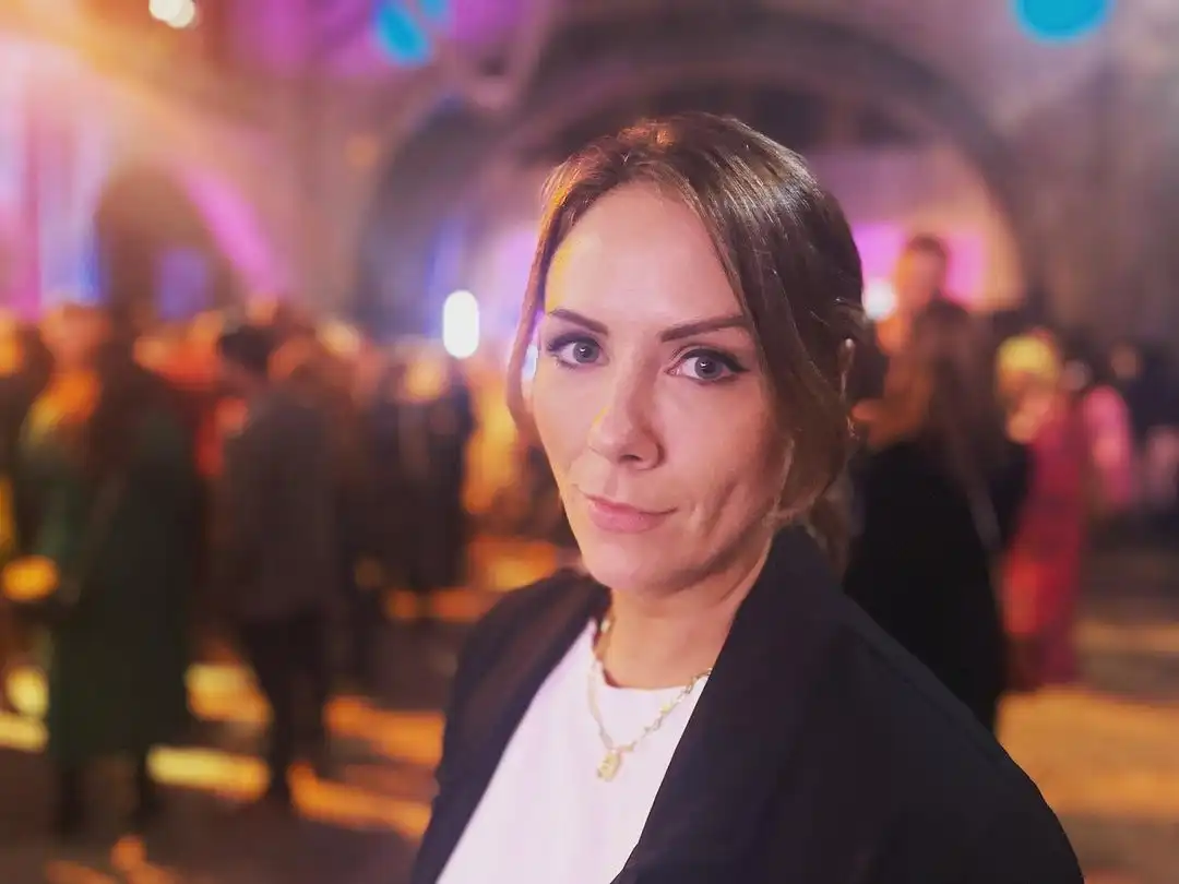 Elinor Lawless - Biography, Height & Life Story | Super Stars Bio