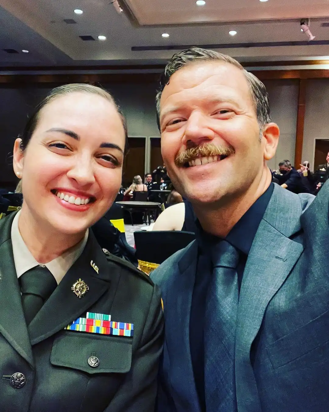 Alexander Hanson - Biography, Height & Life Story | Super Stars Bio