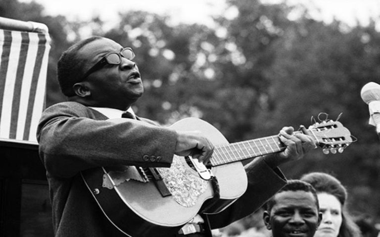 4 Best Latinx Singer of All Time